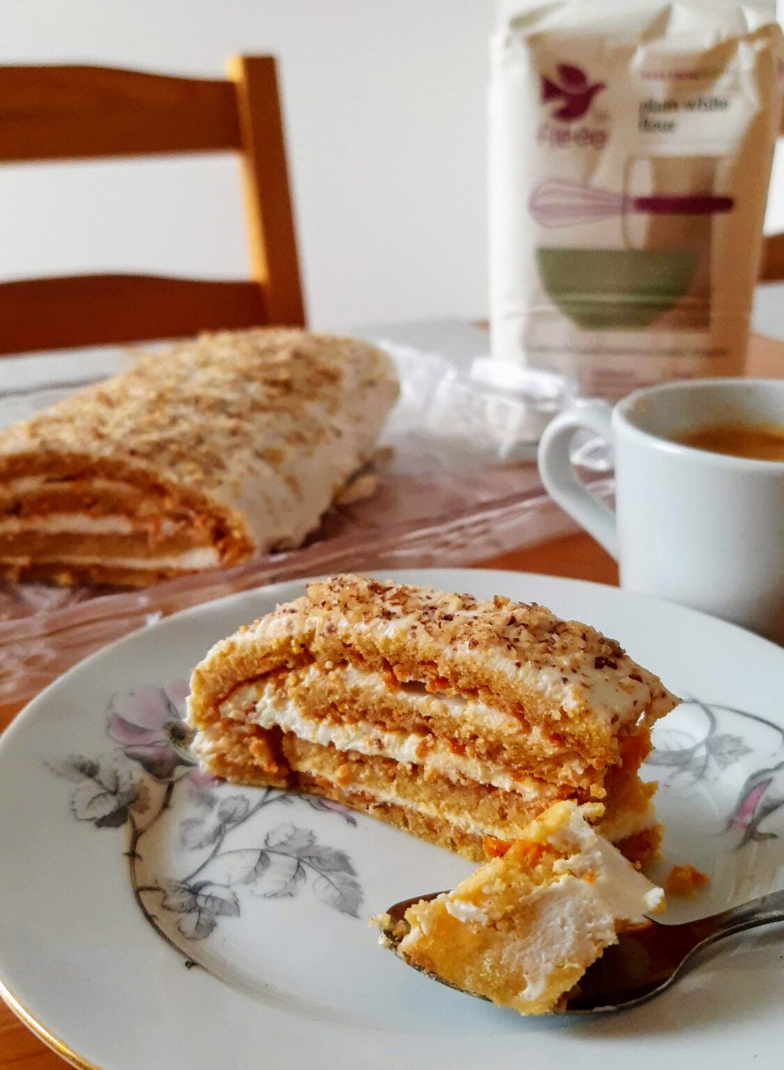 Mrkvová roláda s tvarohovým krémem – celiac-mum.cz Mrkvová roláda s tvarohovým krémem – celiac-mum.cz